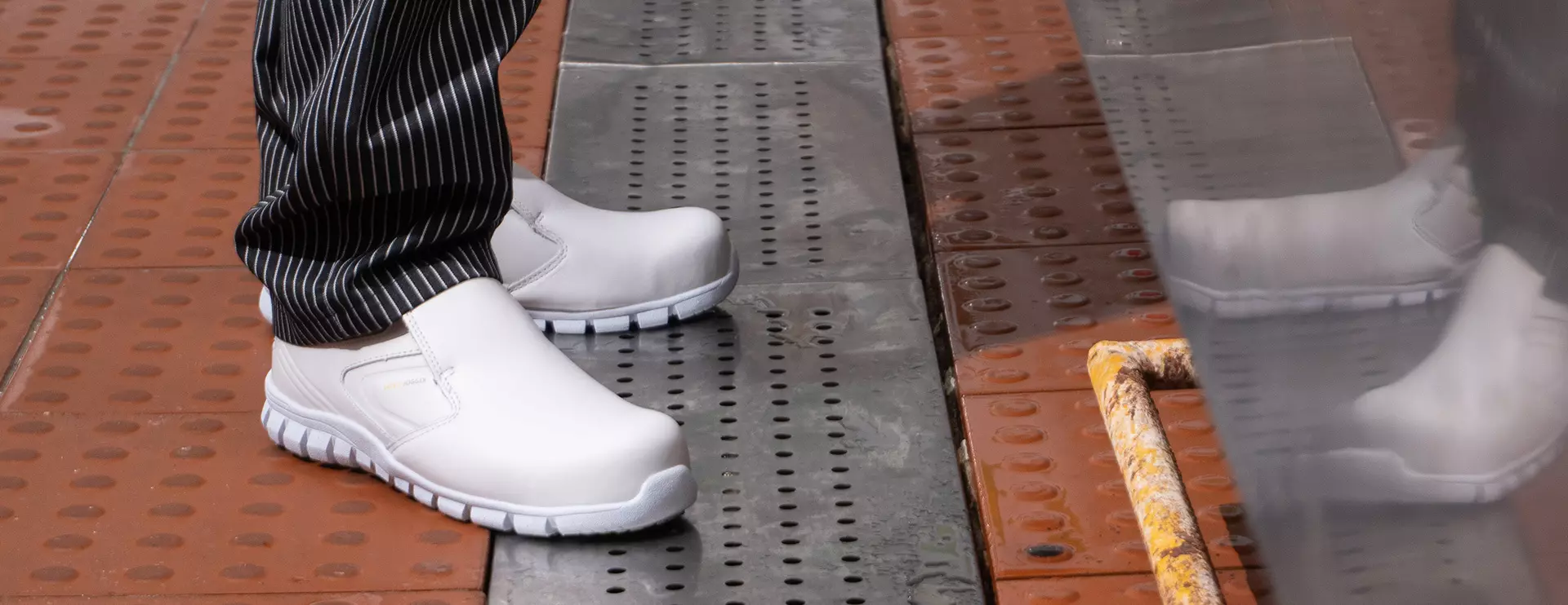 รองเท้าสำหรับอุตสาหกรรมอาหาร Safety Jogger รองเท้าทำงานแบบสวม