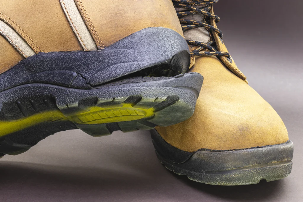 รองเท้าเซฟตี้ควรเปลี่ยนเมื่อไหร่? Safety Jogger รองเท้าเซฟตี้ คอมแบท